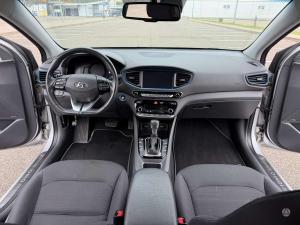 Pelēks Hyundai Ioniq 2016 Viļņa, ar dzinēja tilpumu 1.60 L un nobraukumu 126 tūkst. km par 11900 €, foto 13 vietnē AUTOMOTO.COM.LV