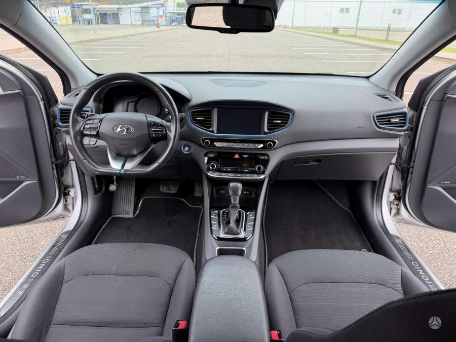 Pelēks Hyundai Ioniq 2016 Viļņa, ar dzinēja tilpumu 1.60 L un nobraukumu 126 tūkst. km par 11900 €, foto 13 vietnē AUTOMOTO.COM.LV