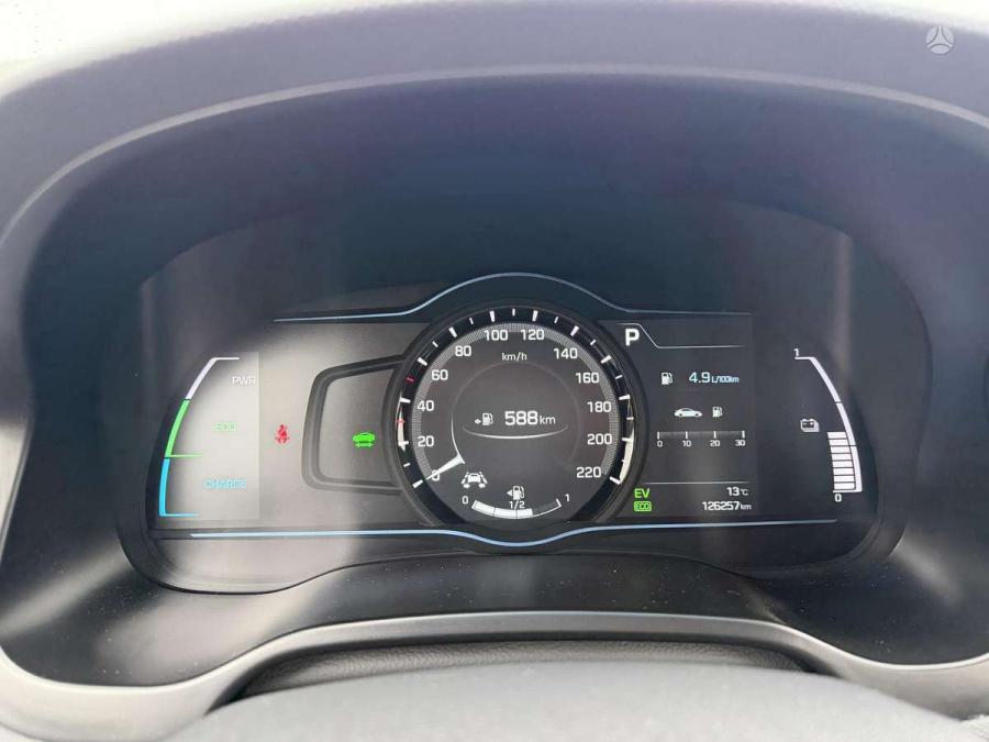 Pelēks Hyundai Ioniq 2016 Viļņa, ar dzinēja tilpumu 1.60 L un nobraukumu 126 tūkst. km par 11900 €, foto 16 vietnē AUTOMOTO.COM.LV