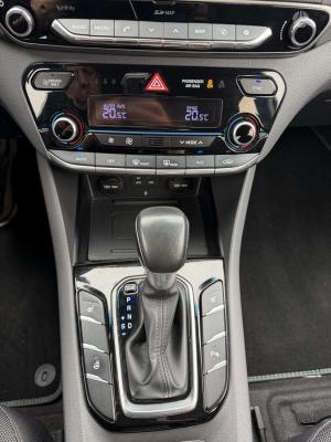 Pelēks Hyundai Ioniq 2016 Viļņa, ar dzinēja tilpumu 1.60 L un nobraukumu 126 tūkst. km par 11900 €, foto 18 vietnē AUTOMOTO.COM.LV