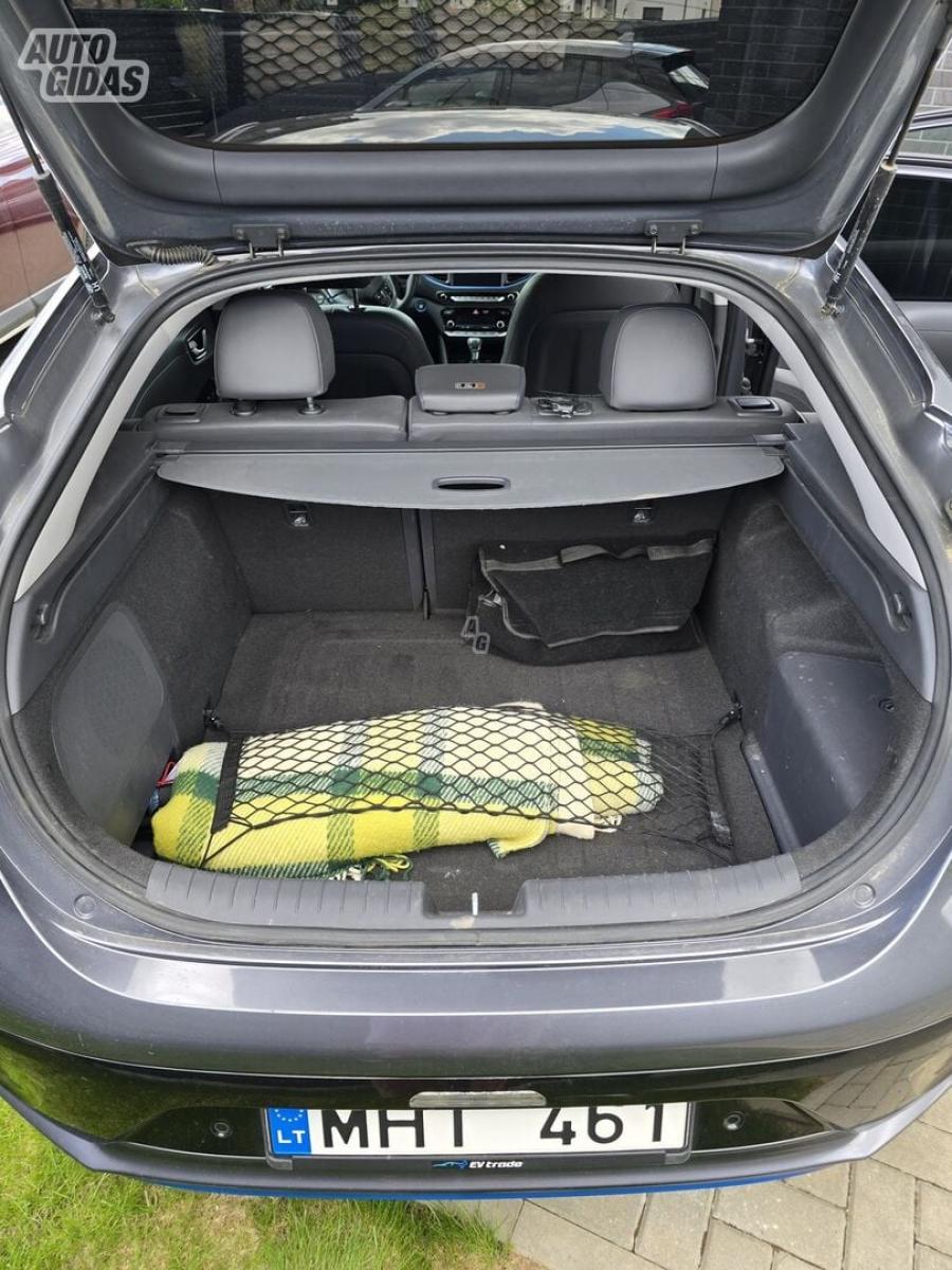 Pelēks Hyundai Ioniq 2017 Viļņa, ar dzinēja tilpumu 1.60 L un nobraukumu 165 tūkst. km par 12500 €, foto 17 vietnē AUTOMOTO.COM.LV