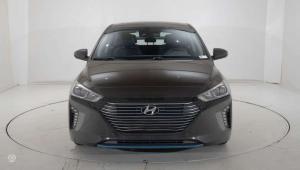 Pelēks Hyundai Ioniq 2017 Viļņa, ar dzinēja tilpumu 1.58 L un nobraukumu 57 tūkst. km par 14950 €, foto 6 vietnē AUTOMOTO.COM.LV