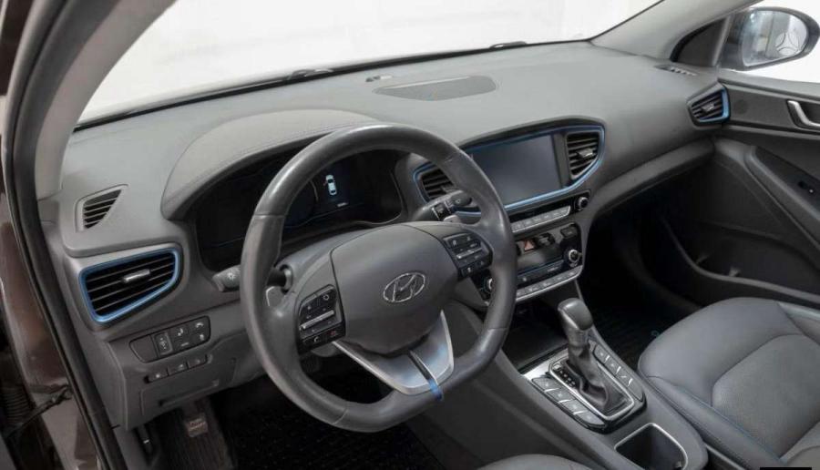 Pelēks Hyundai Ioniq 2017 Viļņa, ar dzinēja tilpumu 1.58 L un nobraukumu 57 tūkst. km par 14950 €, foto 12 vietnē AUTOMOTO.COM.LV