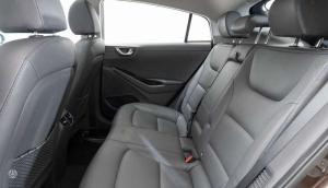 Pelēks Hyundai Ioniq 2017 Viļņa, ar dzinēja tilpumu 1.58 L un nobraukumu 57 tūkst. km par 14950 €, foto 18 vietnē AUTOMOTO.COM.LV