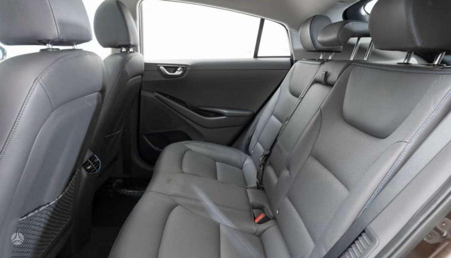 Pelēks Hyundai Ioniq 2017 Viļņa, ar dzinēja tilpumu 1.58 L un nobraukumu 57 tūkst. km par 14950 €, foto 18 vietnē AUTOMOTO.COM.LV