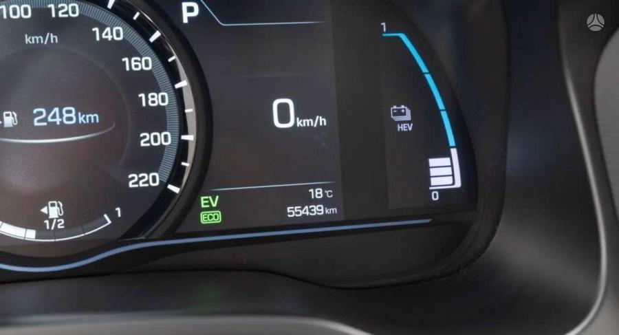 Pelēks Hyundai Ioniq 2017 Viļņa, ar dzinēja tilpumu 1.58 L un nobraukumu 57 tūkst. km par 14950 €, foto 24 vietnē AUTOMOTO.COM.LV