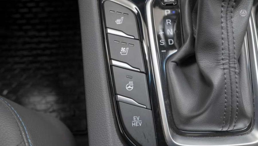 Pelēks Hyundai Ioniq 2017 Viļņa, ar dzinēja tilpumu 1.58 L un nobraukumu 57 tūkst. km par 14950 €, foto 34 vietnē AUTOMOTO.COM.LV