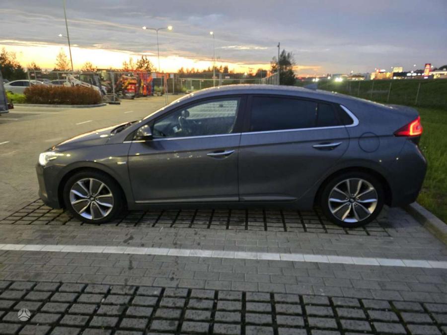 Серый Хендай Ioniq 2017 в Вильнюс, объемом двигателя 1.58 л и пробегом 169 тыс. км за 10500 €, фото 3 на AUTOMOTO.COM.LV