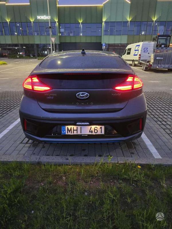 Pelēks Hyundai Ioniq 2017 Viļņa, ar dzinēja tilpumu 1.58 L un nobraukumu 169 tūkst. km par 10500 €, foto 4 vietnē AUTOMOTO.COM.LV