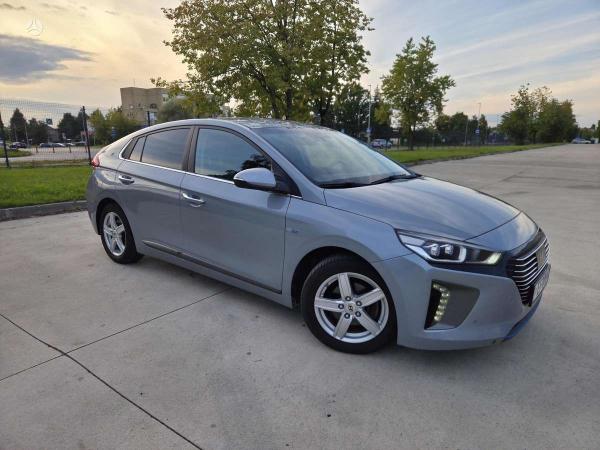 Pelēks Hyundai Ioniq 2017 Panevēža, ar dzinēja tilpumu 1.58 L un nobraukumu 105 tūkst. km par 12800 €, foto 3 vietnē AUTOMOTO.COM.LV