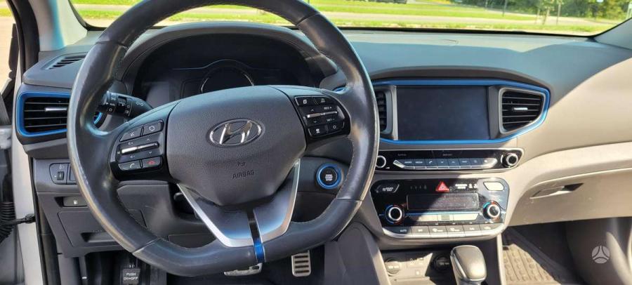 Серый Хендай Ioniq 2017 в Вильнюс, объемом двигателя 1.58 л и пробегом 93 тыс. км за 13000 €, фото 19 на AUTOMOTO.COM.LV