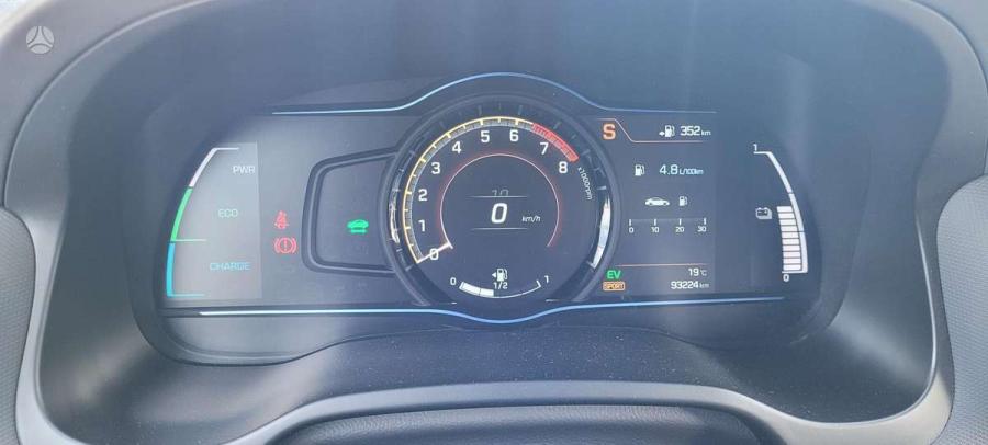 Серый Хендай Ioniq 2017 в Вильнюс, объемом двигателя 1.58 л и пробегом 93 тыс. км за 13000 €, фото 21 на AUTOMOTO.COM.LV
