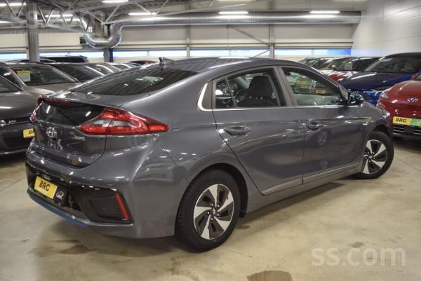 Grey Hyundai Ioniq 2018 in Riga, with an engine capacity of 1.60 L and mileage of 140 thousand km for 10500 €, photo 2 on AUTOMOTO.COM.LV