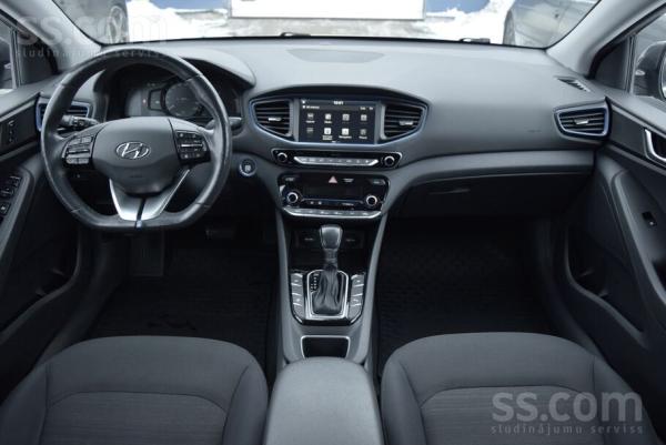 Grey Hyundai Ioniq 2018 in Riga, with an engine capacity of 1.60 L and mileage of 140 thousand km for 10500 €, photo 4 on AUTOMOTO.COM.LV