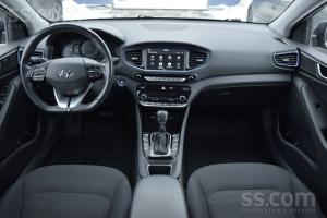 Grey Hyundai Ioniq 2018 in Riga, with an engine capacity of 1.60 L and mileage of 140 thousand km for 10500 €, photo 4 on AUTOMOTO.COM.LV