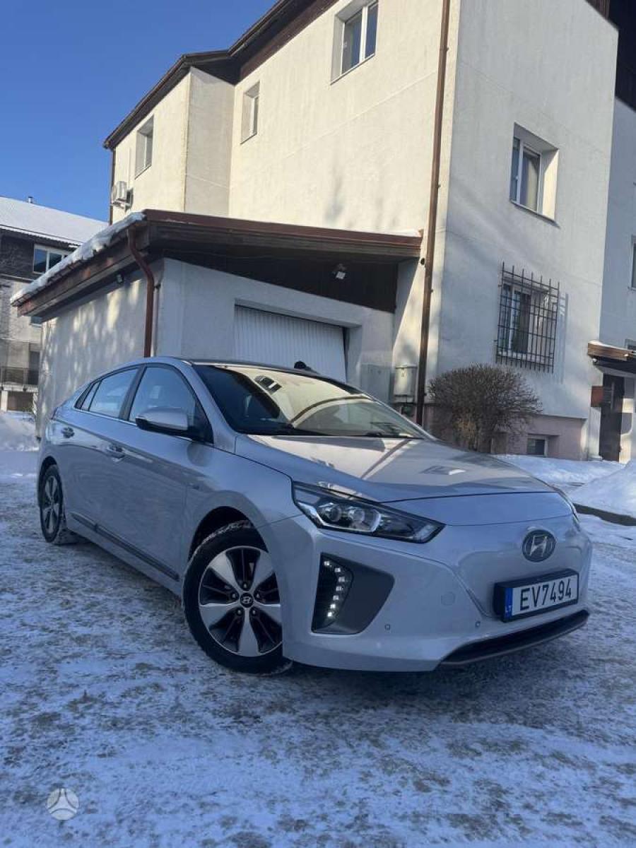 Pelēks Hyundai Ioniq 2018 Viļņa, ar dzinēja tilpumu 0.00 L un nobraukumu 245 tūkst. km par 10499 €, foto 2 vietnē AUTOMOTO.COM.LV