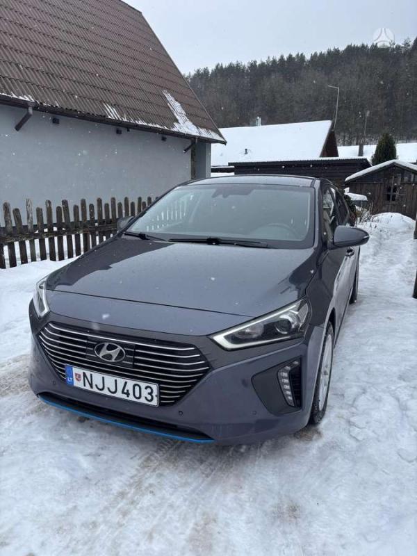Pelēks Hyundai Ioniq 2018 Kauņa, ar dzinēja tilpumu 1.58 L un nobraukumu 129 tūkst. km par 9200 €, foto 1 vietnē AUTOMOTO.COM.LV