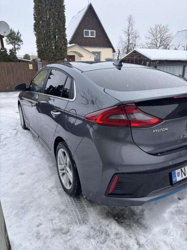 Pelēks Hyundai Ioniq 2018 Kauņa, ar dzinēja tilpumu 1.58 L un nobraukumu 129 tūkst. km par 9200 €, foto 5 vietnē AUTOMOTO.COM.LV