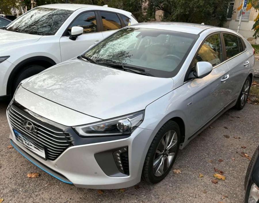 Pelēks Hyundai Ioniq 2018 Viļņa, ar dzinēja tilpumu 1.58 L un nobraukumu 115 tūkst. km par 10420 €, foto 1 vietnē AUTOMOTO.COM.LV