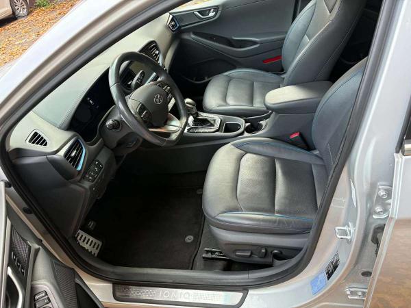 Grey Hyundai Ioniq 2018 in Vilnius, with an engine capacity of 1.58 L and mileage of 115 thousand km for 10420 €, photo 9 on AUTOMOTO.COM.LV