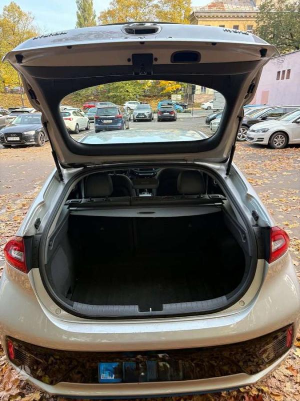 Grey Hyundai Ioniq 2018 in Vilnius, with an engine capacity of 1.58 L and mileage of 115 thousand km for 10420 €, photo 10 on AUTOMOTO.COM.LV