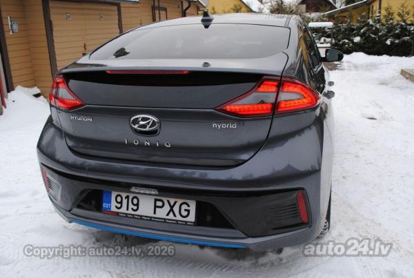 Grey Hyundai Ioniq 2019 in Voru, with an engine capacity of 1.60 L and mileage of 288 thousand km for 13500 €, photo 4 on AUTOMOTO.COM.LV