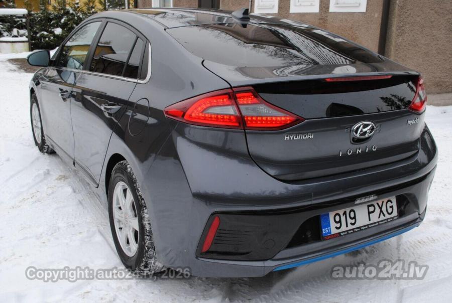 Pelēks Hyundai Ioniq 2019 Veru, ar dzinēja tilpumu 1.60 L un nobraukumu 288 tūkst. km par 13500 €, foto 18 vietnē AUTOMOTO.COM.LV
