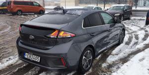 Grey Hyundai Ioniq 2019 in Vilnius, with an engine capacity of 1.58 L and mileage of 193 thousand km for 8000 €, photo 3 on AUTOMOTO.COM.LV