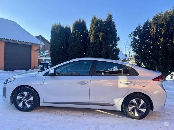 Pelēks Hyundai Ioniq 2019 Tauragė, ar dzinēja tilpumu 1.58 L un nobraukumu 175 tūkst. km par 10990 €, foto 3 vietnē AUTOMOTO.COM.LV