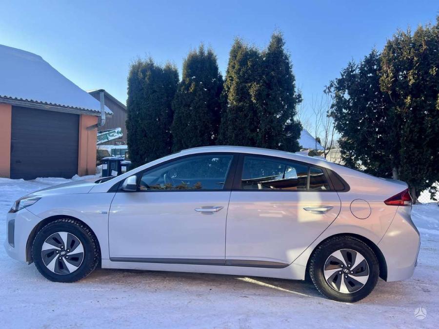 Pelēks Hyundai Ioniq 2019 Tauragė, ar dzinēja tilpumu 1.58 L un nobraukumu 175 tūkst. km par 10990 €, foto 3 vietnē AUTOMOTO.COM.LV