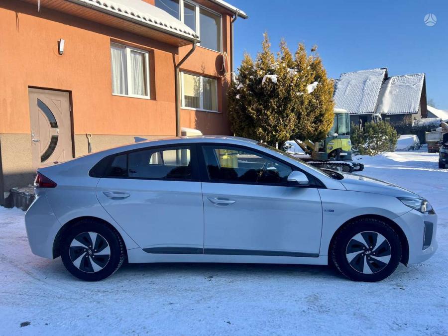 Pelēks Hyundai Ioniq 2019 Tauragė, ar dzinēja tilpumu 1.58 L un nobraukumu 175 tūkst. km par 10990 €, foto 7 vietnē AUTOMOTO.COM.LV