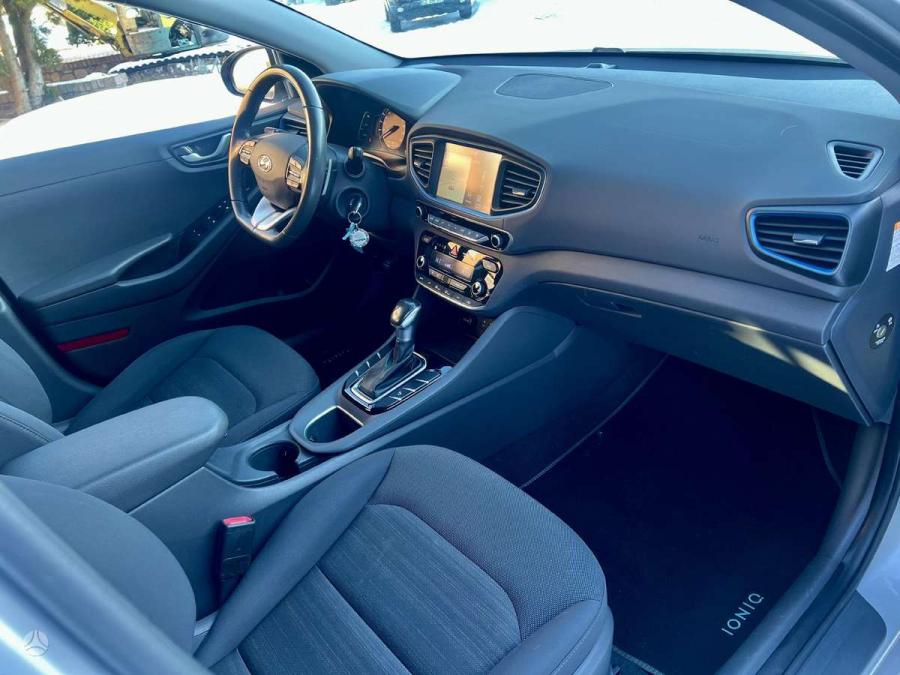 Pelēks Hyundai Ioniq 2019 Tauragė, ar dzinēja tilpumu 1.58 L un nobraukumu 175 tūkst. km par 10990 €, foto 13 vietnē AUTOMOTO.COM.LV