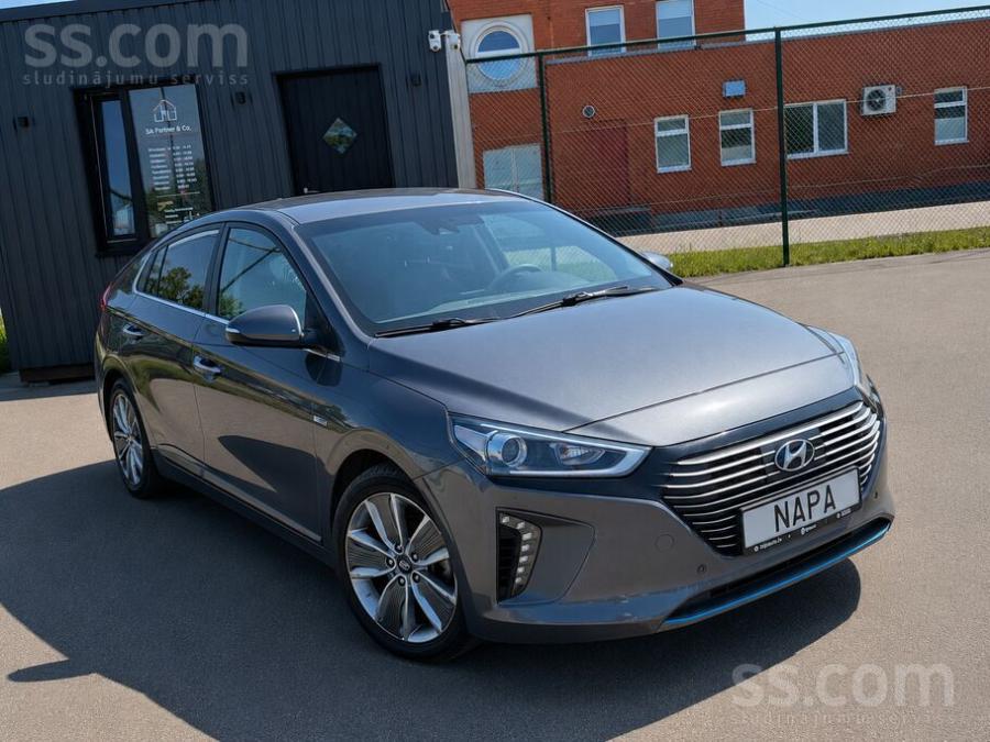 Pelēks Hyundai Ioniq 2019 Rīga, ar dzinēja tilpumu 1.60 L un nobraukumu 143 tūkst. km par 10900 €, foto 4 vietnē AUTOMOTO.COM.LV