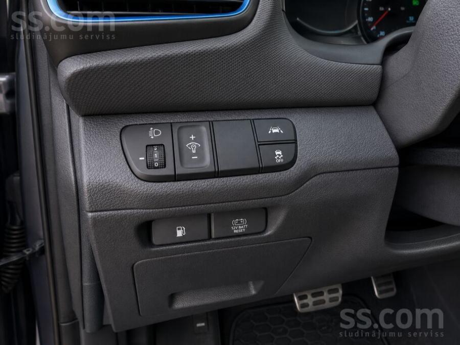 Pelēks Hyundai Ioniq 2019 Rīga, ar dzinēja tilpumu 1.60 L un nobraukumu 143 tūkst. km par 10900 €, foto 16 vietnē AUTOMOTO.COM.LV