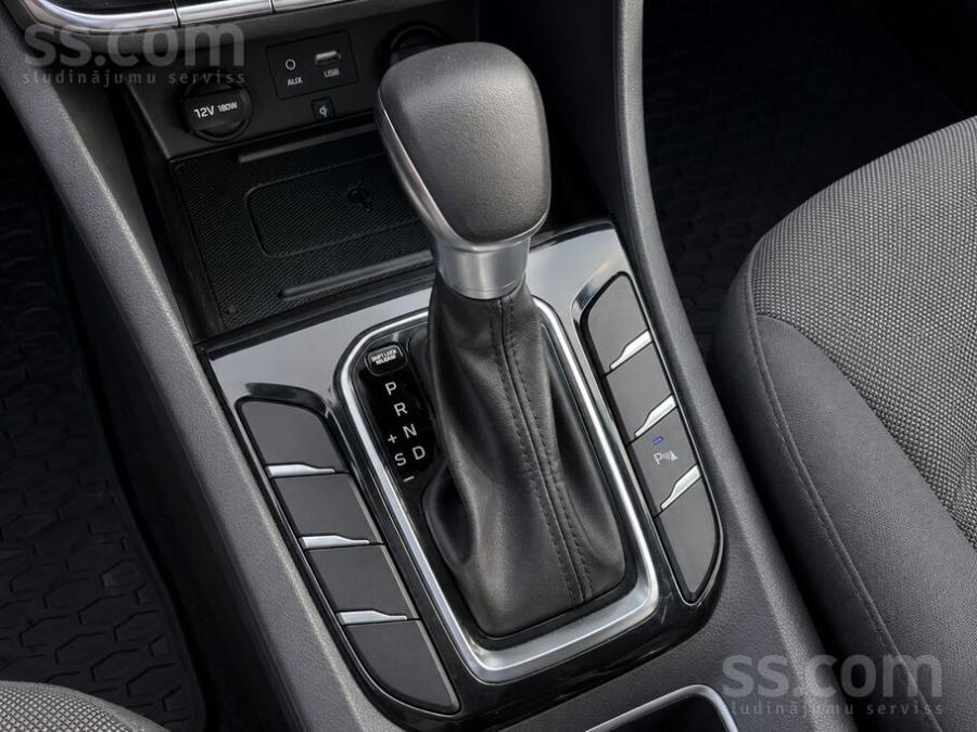 Pelēks Hyundai Ioniq 2019 Rīga, ar dzinēja tilpumu 1.60 L un nobraukumu 143 tūkst. km par 10900 €, foto 17 vietnē AUTOMOTO.COM.LV