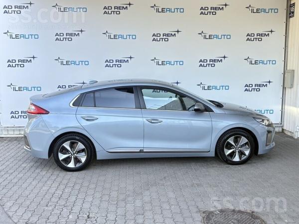 Pelēks Hyundai Ioniq 2019 Rīga, ar dzinēja tilpumu 0.00 L un nobraukumu 93 tūkst. km par 9500 €, foto 5 vietnē AUTOMOTO.COM.LV