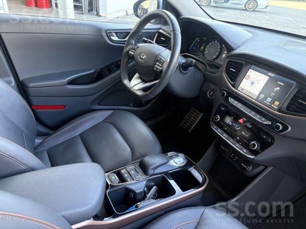 Pelēks Hyundai Ioniq 2019 Rīga, ar dzinēja tilpumu 0.00 L un nobraukumu 93 tūkst. km par 9500 €, foto 9 vietnē AUTOMOTO.COM.LV