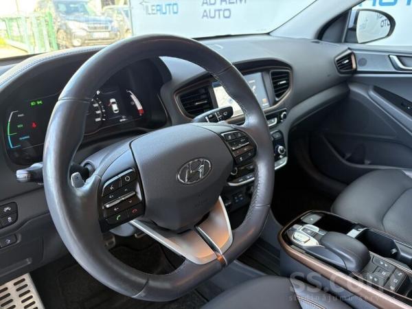 Pelēks Hyundai Ioniq 2019 Rīga, ar dzinēja tilpumu 0.00 L un nobraukumu 93 tūkst. km par 9500 €, foto 10 vietnē AUTOMOTO.COM.LV