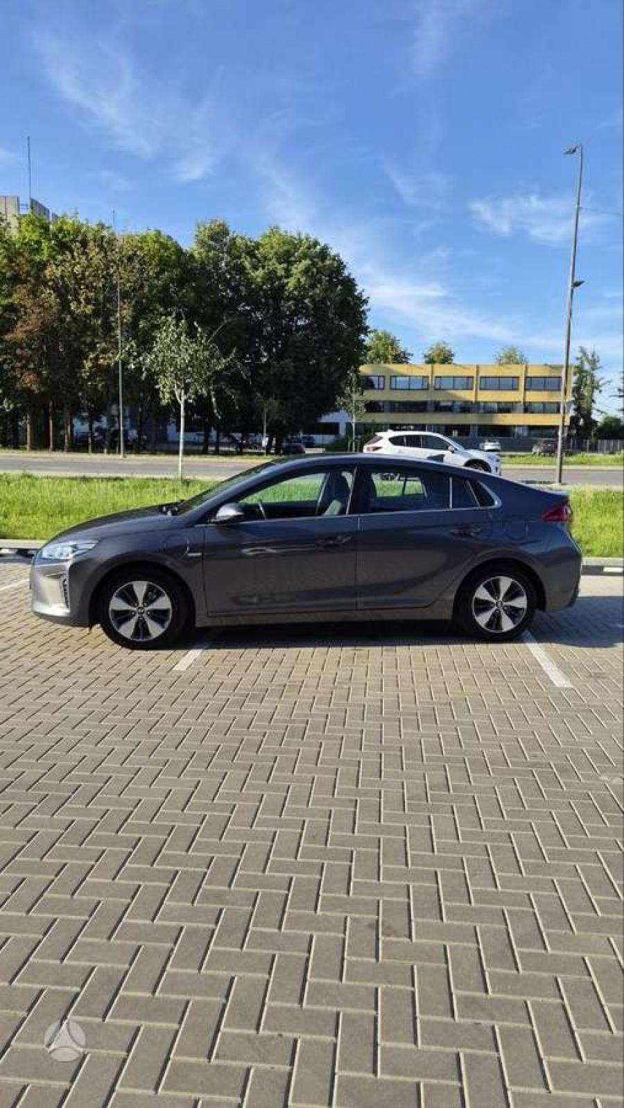 Pelēks Hyundai Ioniq 2019 Kauņa, ar dzinēja tilpumu 1.58 L un nobraukumu 186 tūkst. km par 11500 €, foto 7 vietnē AUTOMOTO.COM.LV