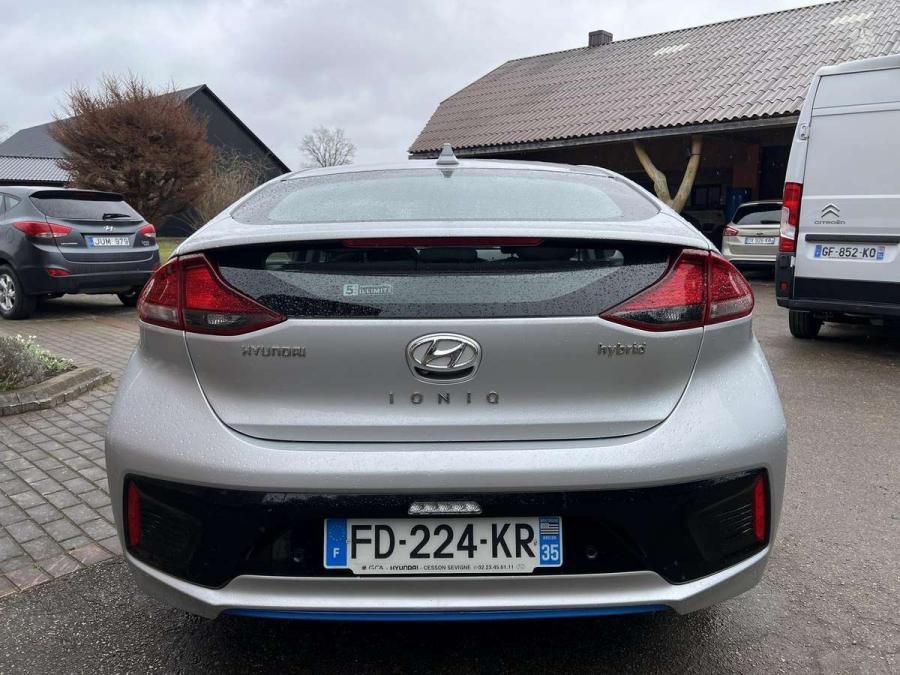 Grey Hyundai Ioniq 2019 in Taurage, with an engine capacity of 1.58 L and mileage of 176 thousand km for 8990 €, photo 5 on AUTOMOTO.COM.LV