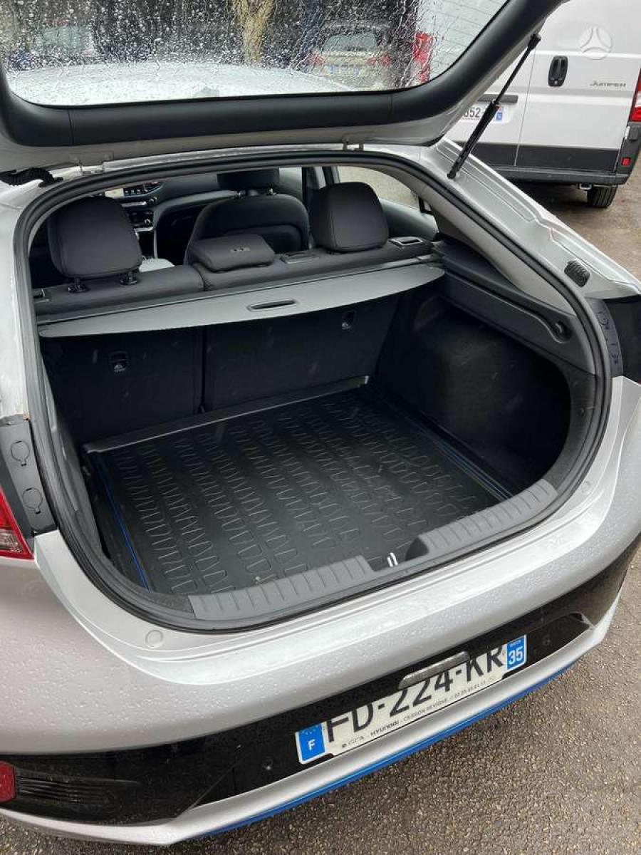 Grey Hyundai Ioniq 2019 in Taurage, with an engine capacity of 1.58 L and mileage of 176 thousand km for 8990 €, photo 10 on AUTOMOTO.COM.LV