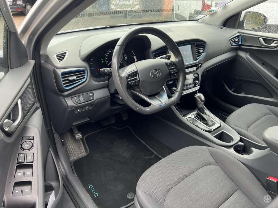 Grey Hyundai Ioniq 2019 in Taurage, with an engine capacity of 1.58 L and mileage of 176 thousand km for 8990 €, photo 14 on AUTOMOTO.COM.LV