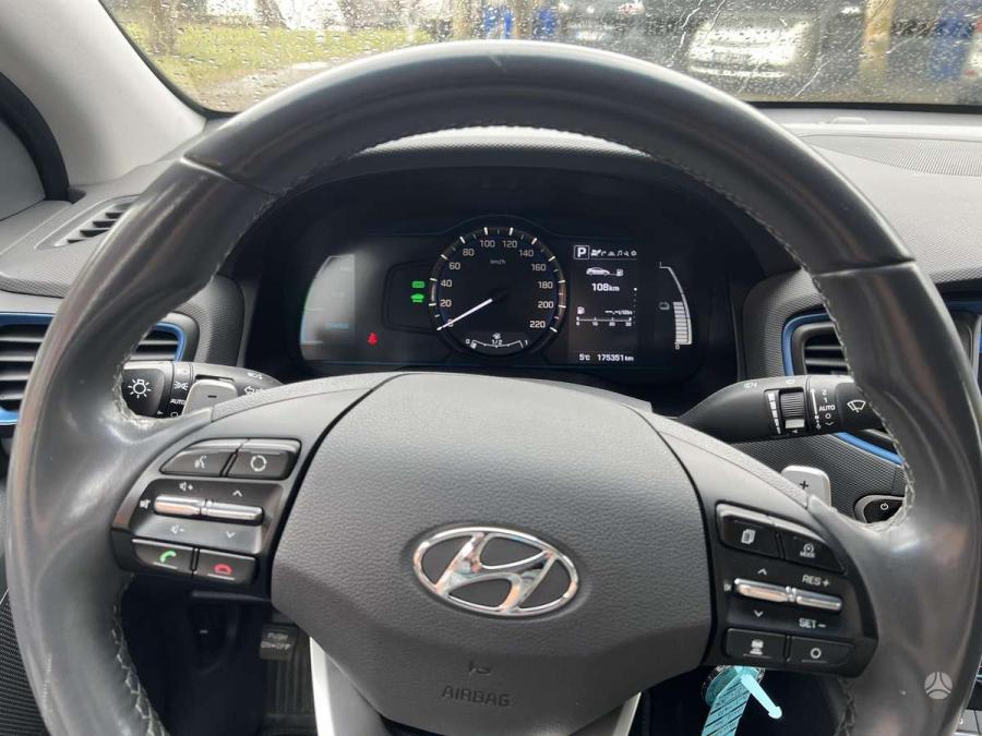 Grey Hyundai Ioniq 2019 in Taurage, with an engine capacity of 1.58 L and mileage of 176 thousand km for 8990 €, photo 19 on AUTOMOTO.COM.LV