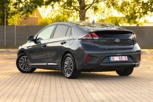 Pelēks Hyundai Ioniq 2020 Jelgava, ar dzinēja tilpumu 0.00 L un nobraukumu 88 tūkst. km par 18500 €, foto 2 vietnē AUTOMOTO.COM.LV