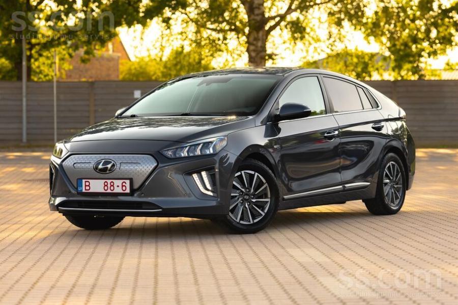 Pelēks Hyundai Ioniq 2020 Jelgava, ar dzinēja tilpumu 0.00 L un nobraukumu 88 tūkst. km par 18500 €, foto 4 vietnē AUTOMOTO.COM.LV