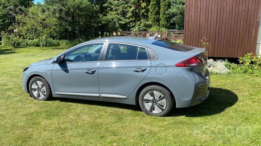 Pelēks Hyundai Ioniq 2020 Liepāja, ar dzinēja tilpumu 1.60 L un nobraukumu 69 tūkst. km par 12000 €, foto 2 vietnē AUTOMOTO.COM.LV