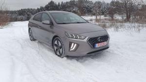 Grey Hyundai Ioniq 2020 in Vilnius, with an engine capacity of 1.60 L and mileage of 60 thousand km for 15600 €, photo 2 on AUTOMOTO.COM.LV