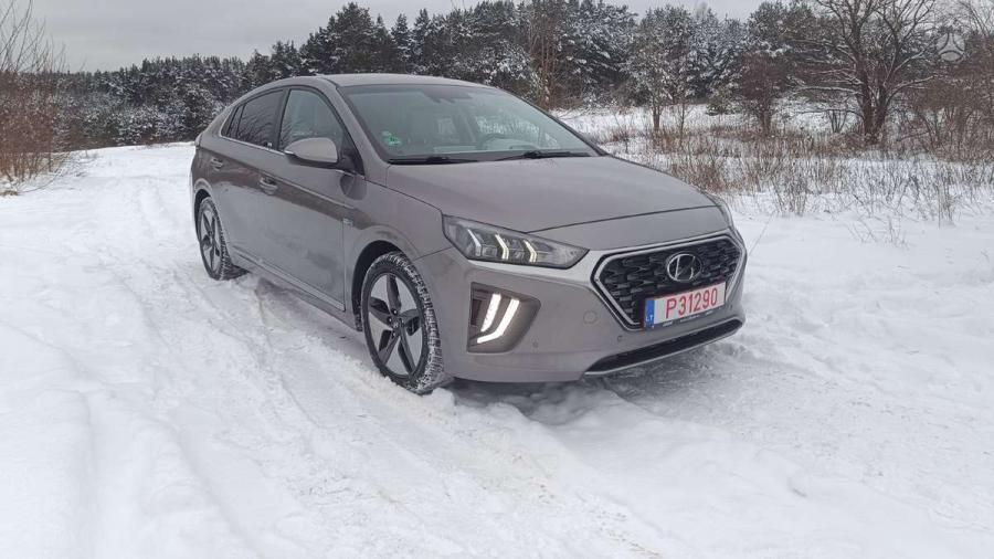 Grey Hyundai Ioniq 2020 in Vilnius, with an engine capacity of 1.60 L and mileage of 60 thousand km for 15600 €, photo 2 on AUTOMOTO.COM.LV