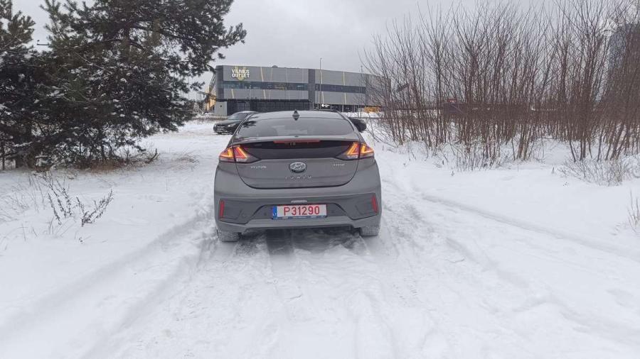 Grey Hyundai Ioniq 2020 in Vilnius, with an engine capacity of 1.60 L and mileage of 60 thousand km for 15600 €, photo 6 on AUTOMOTO.COM.LV