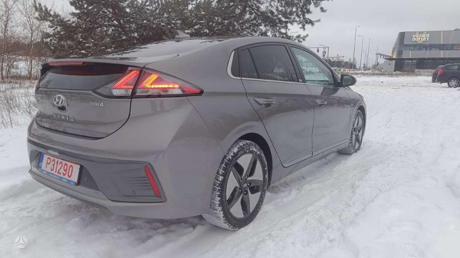 Grey Hyundai Ioniq 2020 in Vilnius, with an engine capacity of 1.60 L and mileage of 60 thousand km for 15600 €, photo 8 on AUTOMOTO.COM.LV